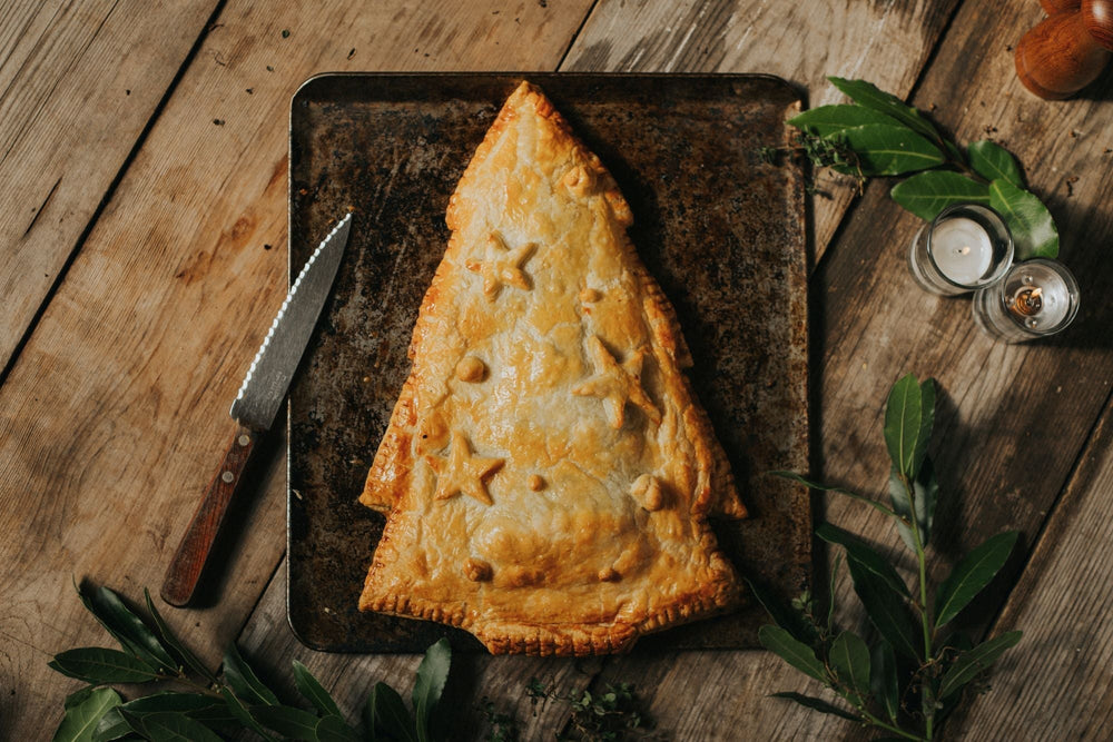 Green's of Glastonbury Twanger Cheddar (By Slice) | Greendale Farm Shop