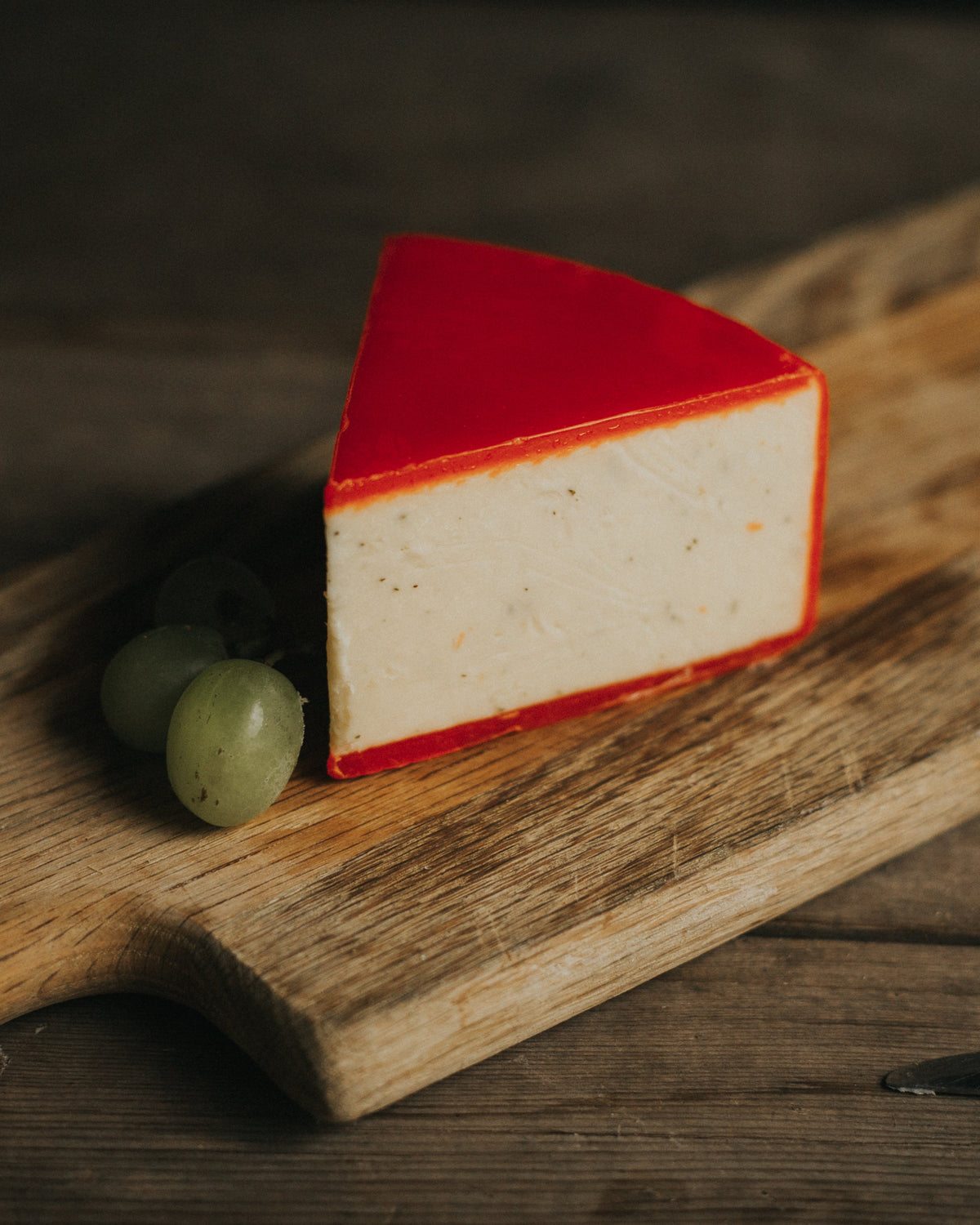 Harlech Welsh Cheddar With Horseradish & Parsley (Whole) | Greendale ...